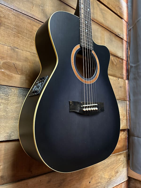 Maton Performer Matte Black w/case | Reverb