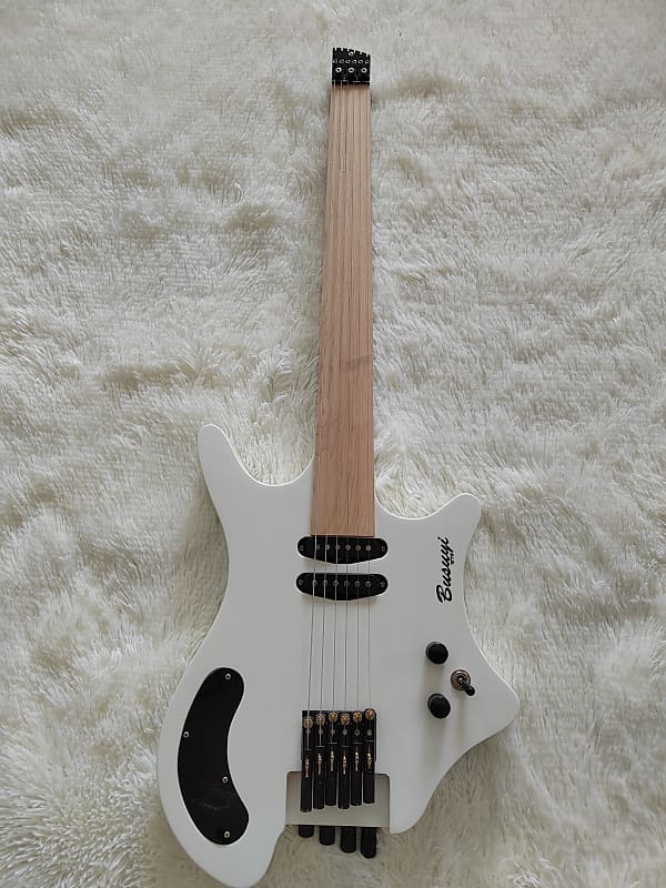 4 Strings Fretless Short Scale Bass /6 Strings Fretless | Reverb