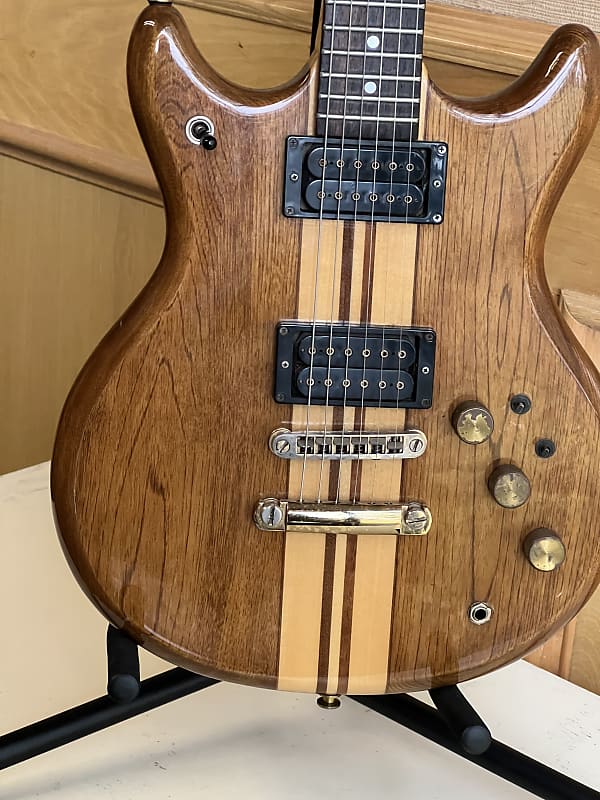 Vantage VP820 1982 Walnut/Blonde Maple Stripes | Reverb