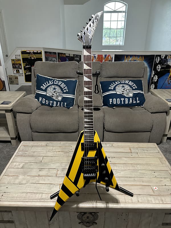 Jackson JS Series Randy Rhodes Style V 2021 - Yellow and | Reverb