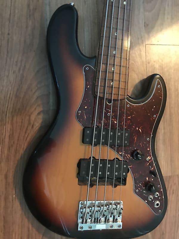 Fender Roscoe Beck V Bass Fretless | Reverb