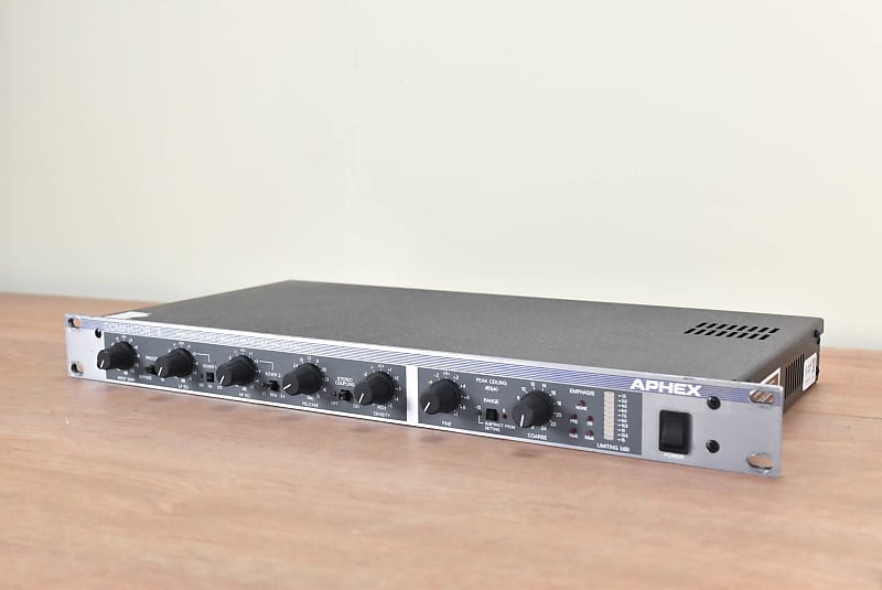 Aphex DOMINATOR II Model 722 Stereo Multiband Peak Limiter | Reverb