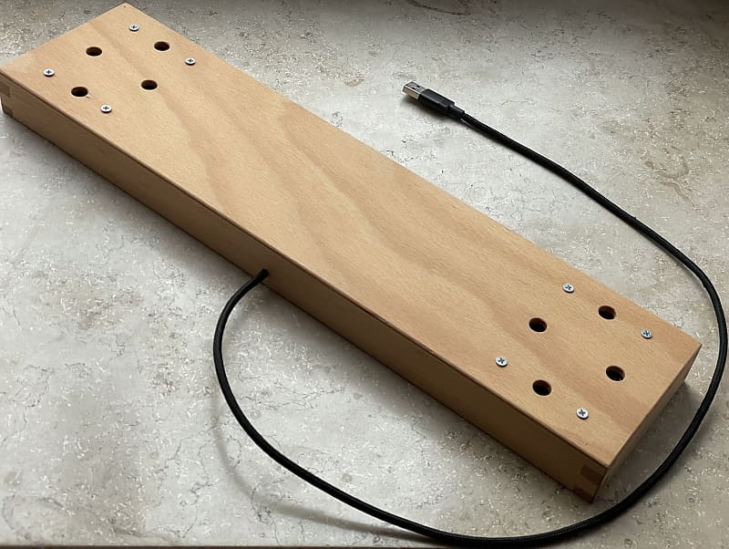 Interstitial Quadrant (2x) 4-dimensional theremin / hand | Reverb UK