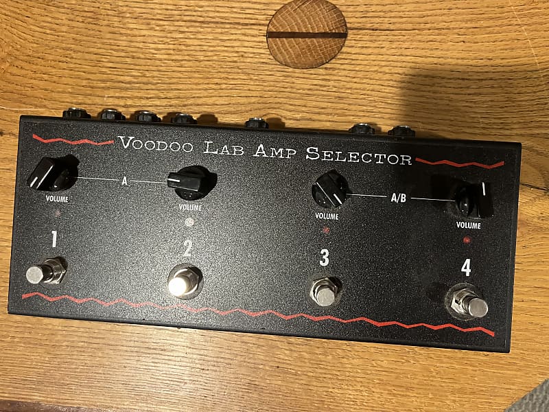 Voodoo Labs Amp switcher - Black | Reverb