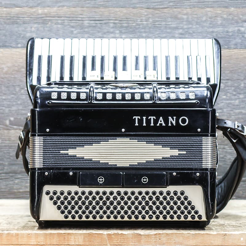 Titano Accordion 120-Bass 41-Key 5-Treble Switch Small Piano | Reverb