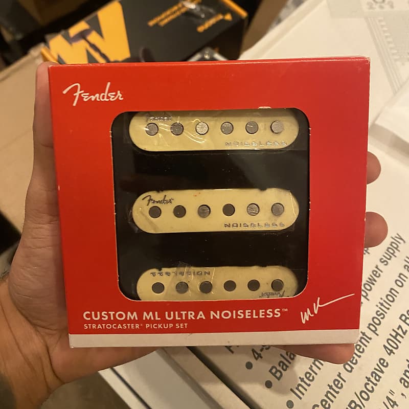 Fender CUSTOM ML ULTRA NOISELESS™ SINGLE-COIL STRATOCASTER® | Reverb