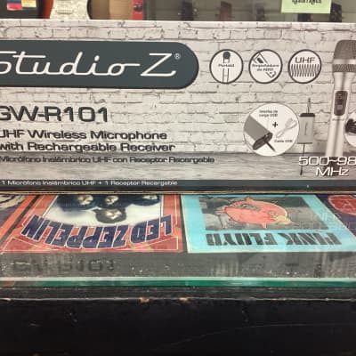 Studio Z UHF Wireless Microphone | Reverb