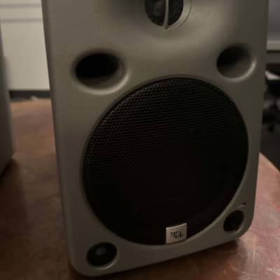 JBL LSR25P Linear Spatial Reference Bi-amplified Studio | Reverb