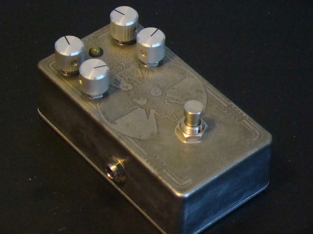 IdiotBox Effects Blower Box Bass Distortion | Reverb