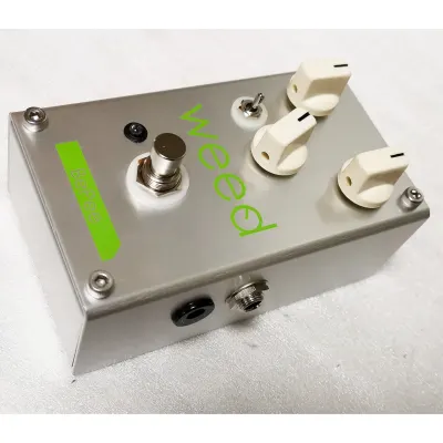 Weed BePee; dragonfly Bass pre-amp pedal | Reverb