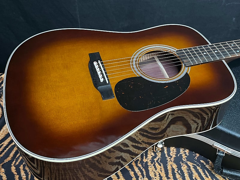 MINT! 2023 Martin Standard Series D-28 D28 Ambertone 4.5lbs - | Reverb