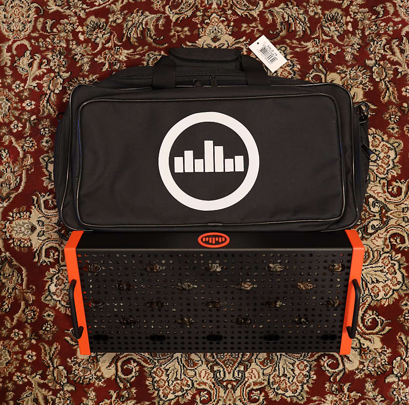 Temple Audio Solo 18 Templeboard with Soft Case Bundle Red | Reverb