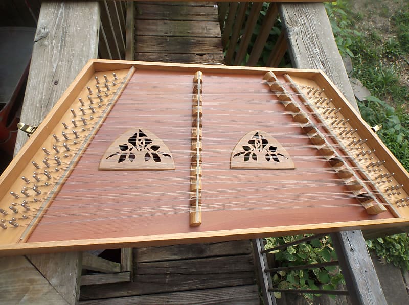 Hammered Dulcimer 12/11 3 String set up integrated cover/case | Reverb