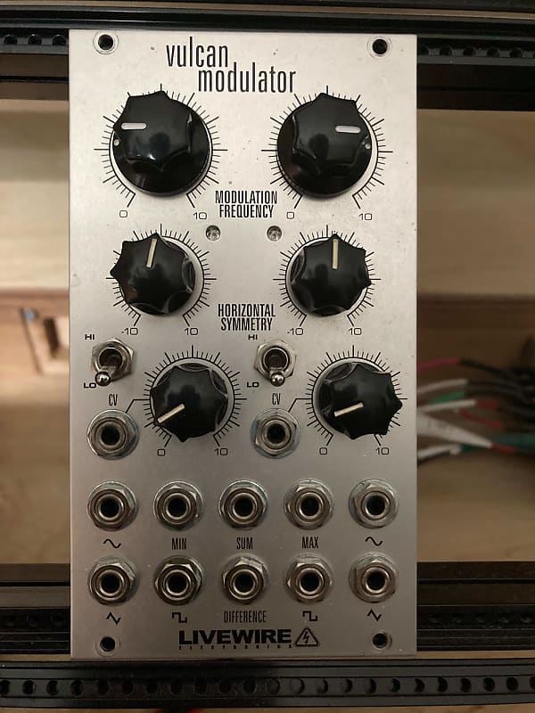 Live Wire Vulcan Modulator Silver 2x cross-modulating LFOs | Reverb