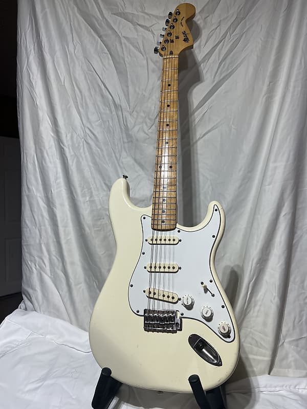 Maya Strat 70s Cream *Pro Setup* | Reverb