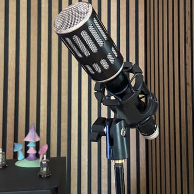 REFURBISHED Microtech Gefell - RFT - PM 750 - M94 | Reverb Australia