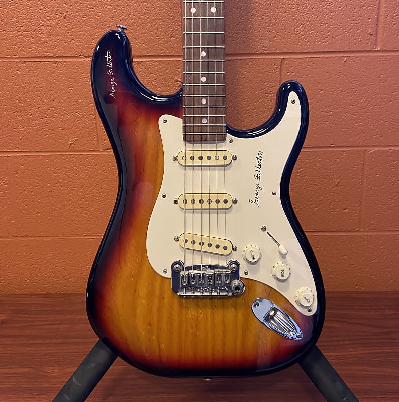 G&L 1995 George Fullerton Signature w/OHSC | Reverb