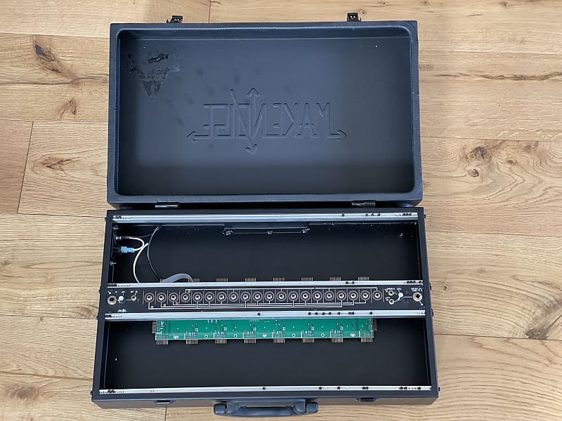 Make Noise 7U Metal CV Bus Case Black Metal (Inc. PSU & | Reverb