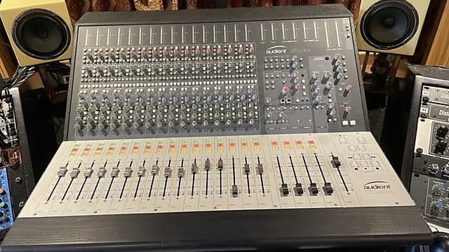 Audient Zen Analogue Mixing Console With Fader Automation | Reverb UK