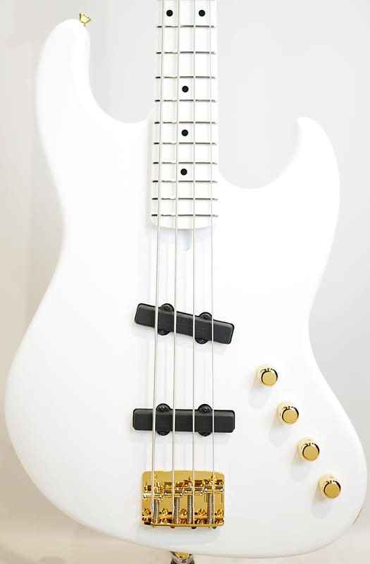 Moon JJ-4 LARRY GRAHAM MODEL / Snow White | Reverb