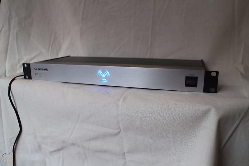 TC Electronic Powercore Rack with Access Virus, Novation | Reverb