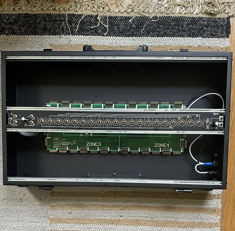 Make Noise 4 Zone CV Bus Case 2023 - Black | Reverb