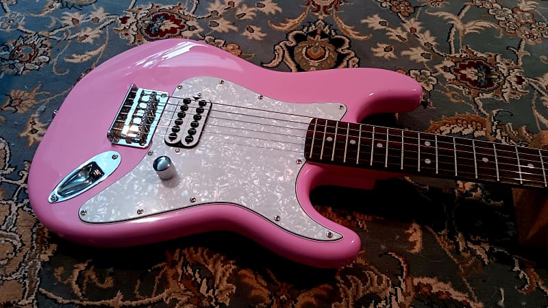 Tom DeLonge Style Fender Squier Mini Stratocaster (with | Reverb