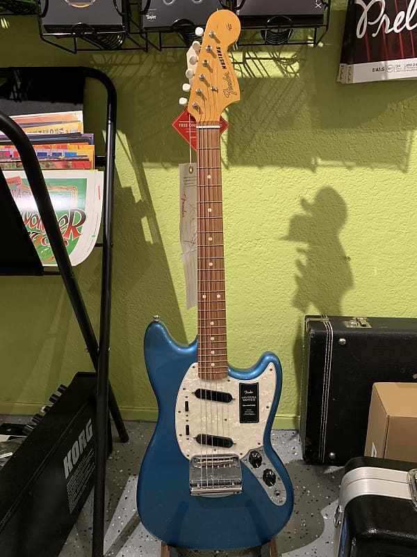 Fender Vintera mustang | Reverb