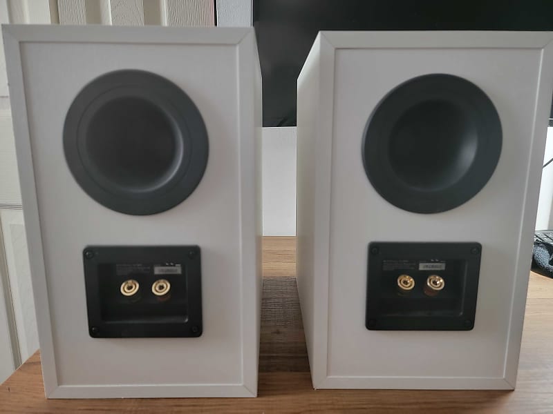 KEF Q150 Bookshelf Speakers - White | Reverb KEF Q150 Bookshelf Speakers - White | Reverb