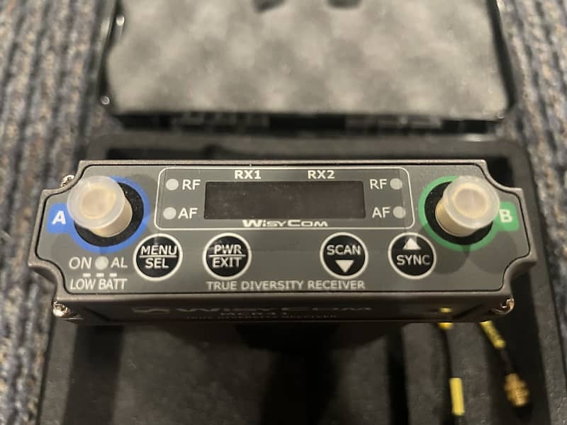 Wisycom MCR42S + BPA42-HPN Standalone Panel | Reverb