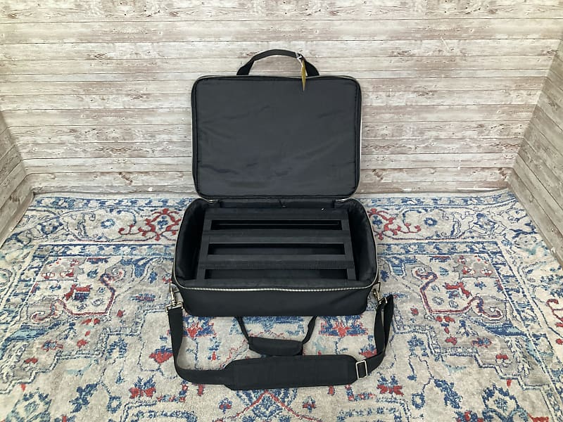 Used Pedaltrain CLASSIC JR PEDALBOARD BAG | Reverb