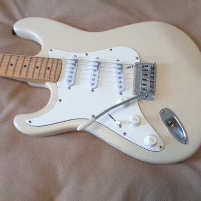Epiphone Strat - Off White | Reverb