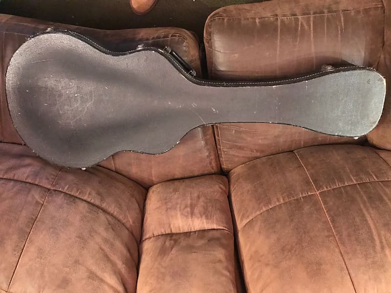 Vintage Guild Starfire lV case with rare flared head 1967(?) | Reverb