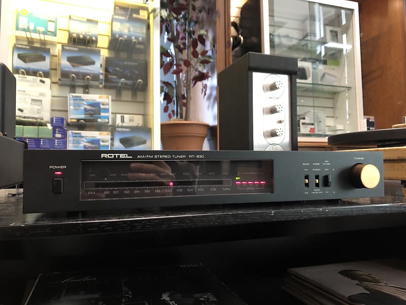 Rotel RT-830 AM/FM Stereo Tuner | Reverb