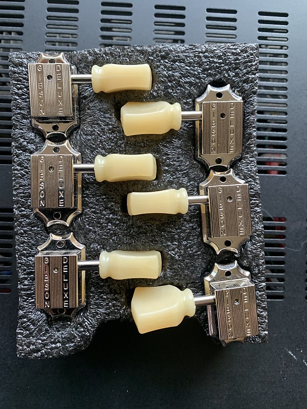 Gibson 3X3 Vintage Deluxe Keystone Tuners w/ Keystone Buttons | Reverb