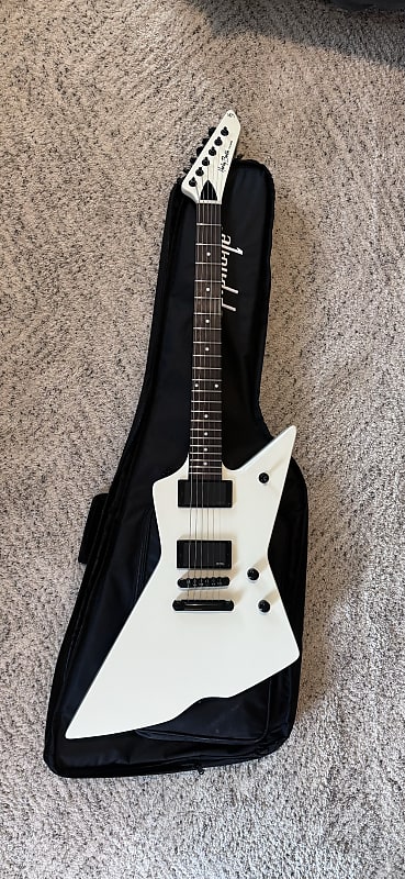 Harley Benton Explorer EX-84 EMG 2023 - Vintage White | Reverb