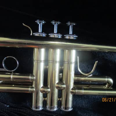 Mendini brand Trumpet with case and mouthpiece | Reverb