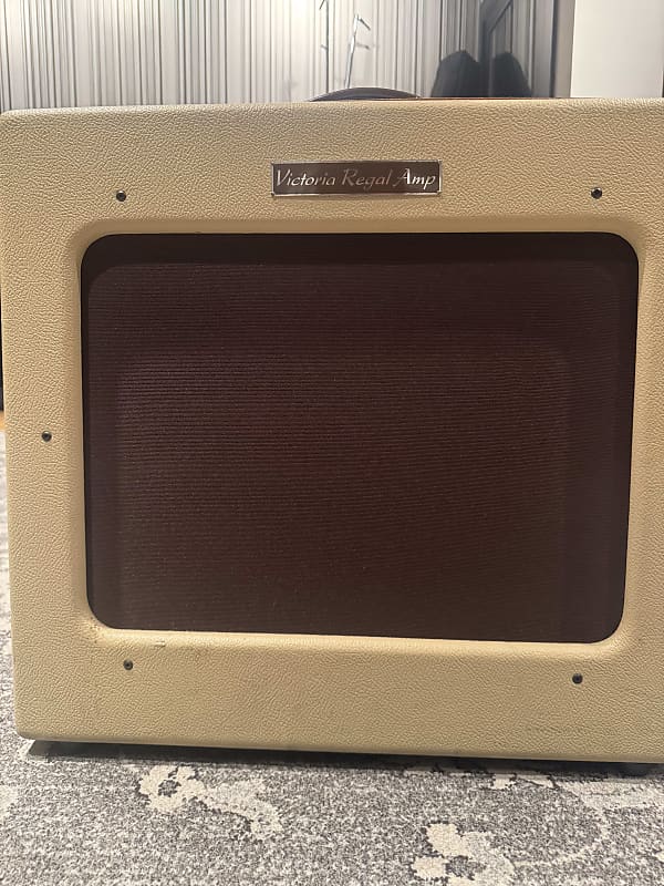 Victoria Regal II-Amp, Combo Tube Amp, 15" Speaker, Tan | Reverb