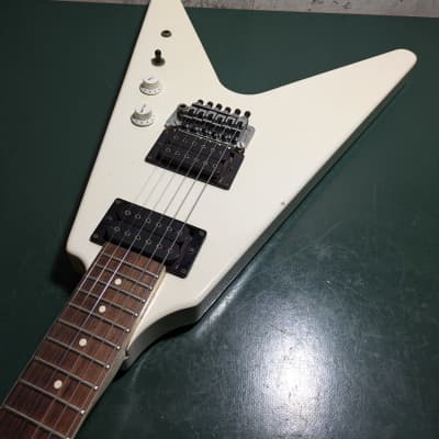 Fernandes Flying V BSV Function 80's White | Reverb