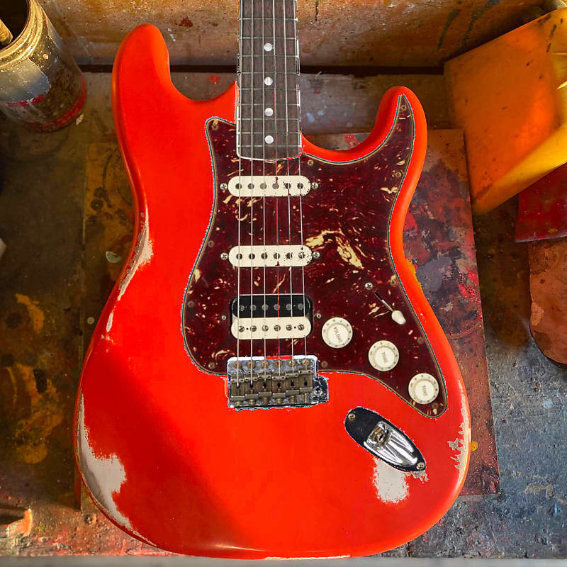 Stratocaster Body, Nitro paint, Fiesta red relic, 100% | Reverb France