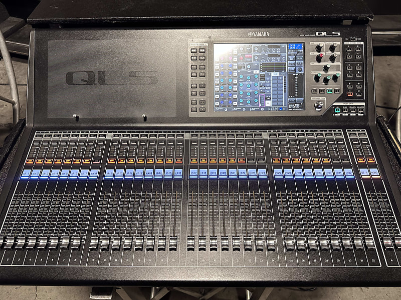 Yamaha QL5 in Road Case | Reverb