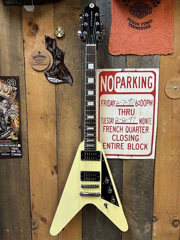 Reverend Volcano 2013 - Aged White/Cream | Reverb