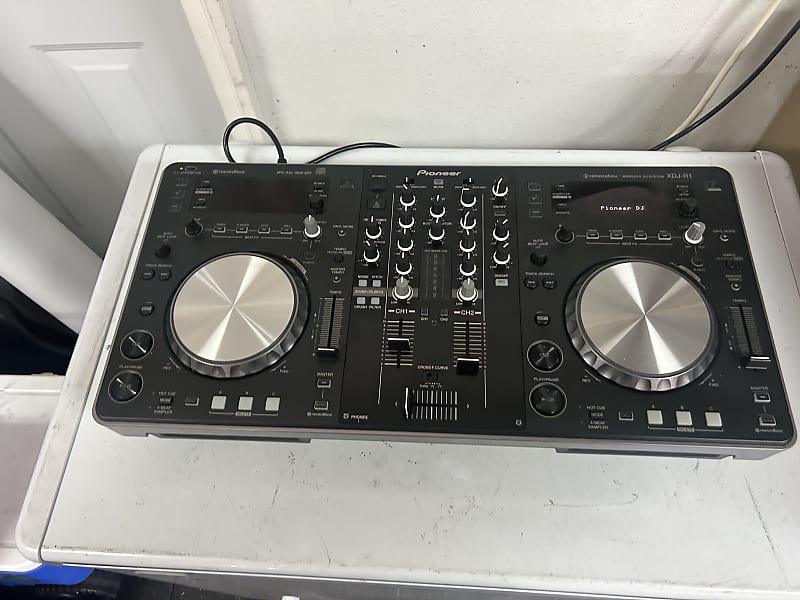 Pioneer XDJ-R1 | Reverb