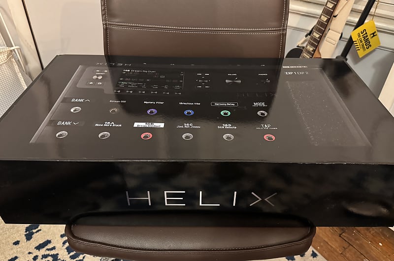 Line 6 Helix Floor Multi-Effects Processor, Black [fitted | Reverb