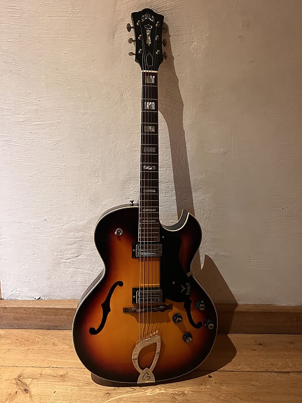 Guild CE-100D 1963 - Sunburst | Reverb