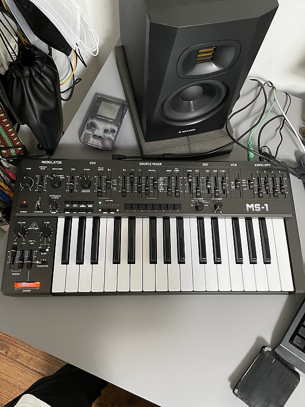 Behringer MS-1 / MS-101 Analog Synthesizer | Reverb