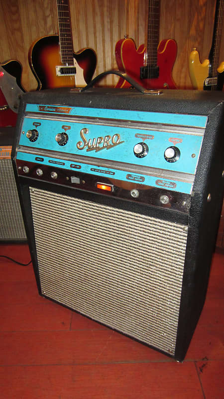 ~1965 Supro Corsica Model S6622 Blue and Chrome | Reverb UK
