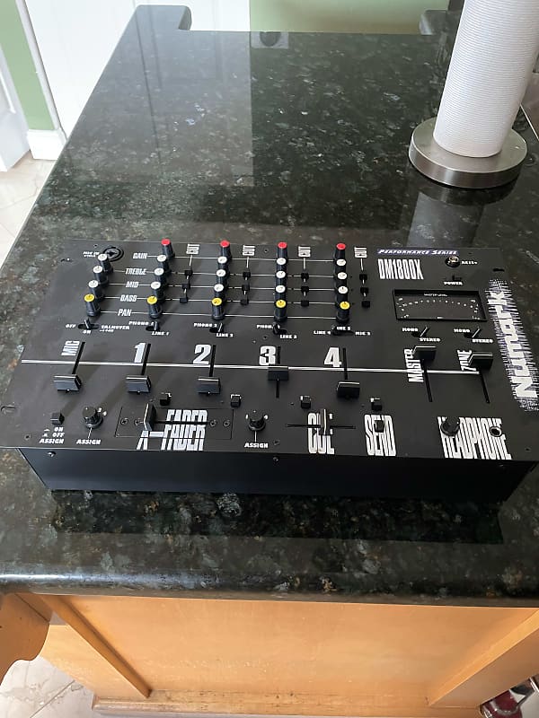 Numark Preamp Mixier DM1800x | Reverb Australia