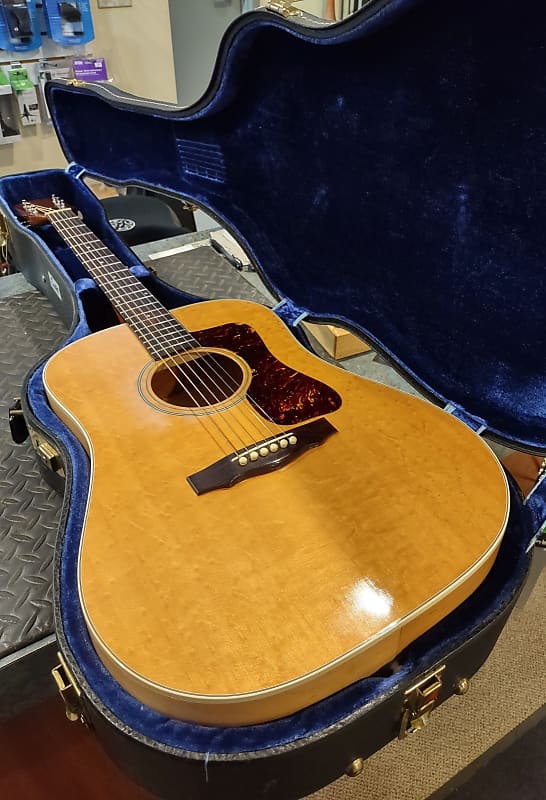 GUITAR - 1972 Guild G37 Blonde Dreadnought w/ OHSC | Reverb