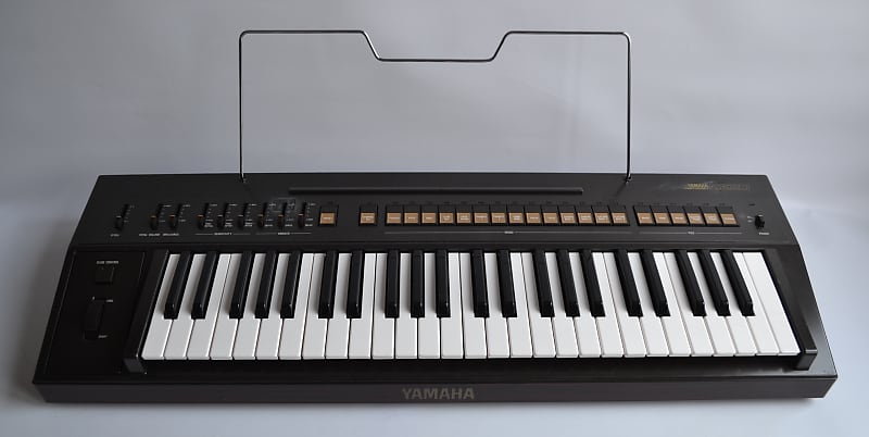 Yamaha CE-20 with bag | Reverb UK